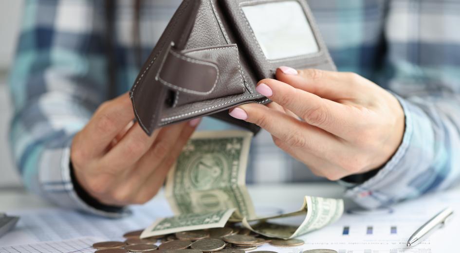 4 Charts Expose Feds’ Hypocrisy: Cracking Down on Taxpayers While Own ...